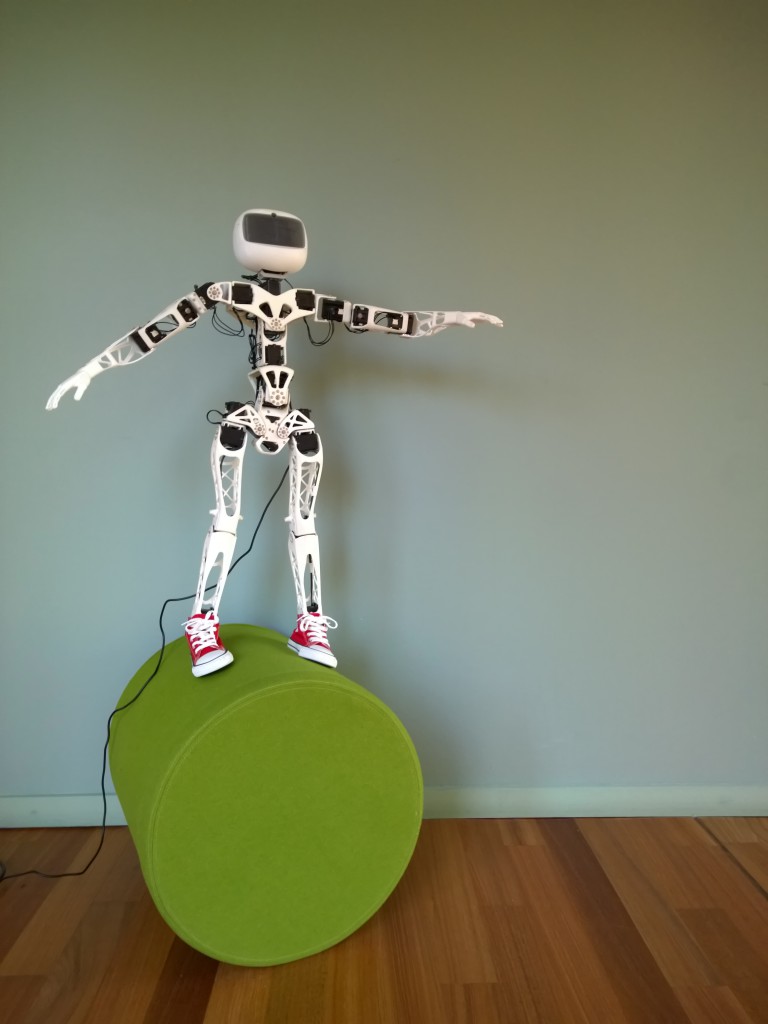 Wir stellen vor: Poppy, ein humanoider Roboter aus dem 3D-Drucker. So ...